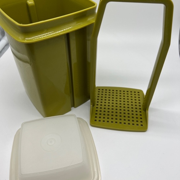 Tupperware | Kitchen | Tupperware Pickle Keeper Vintage Avocado | Poshmark